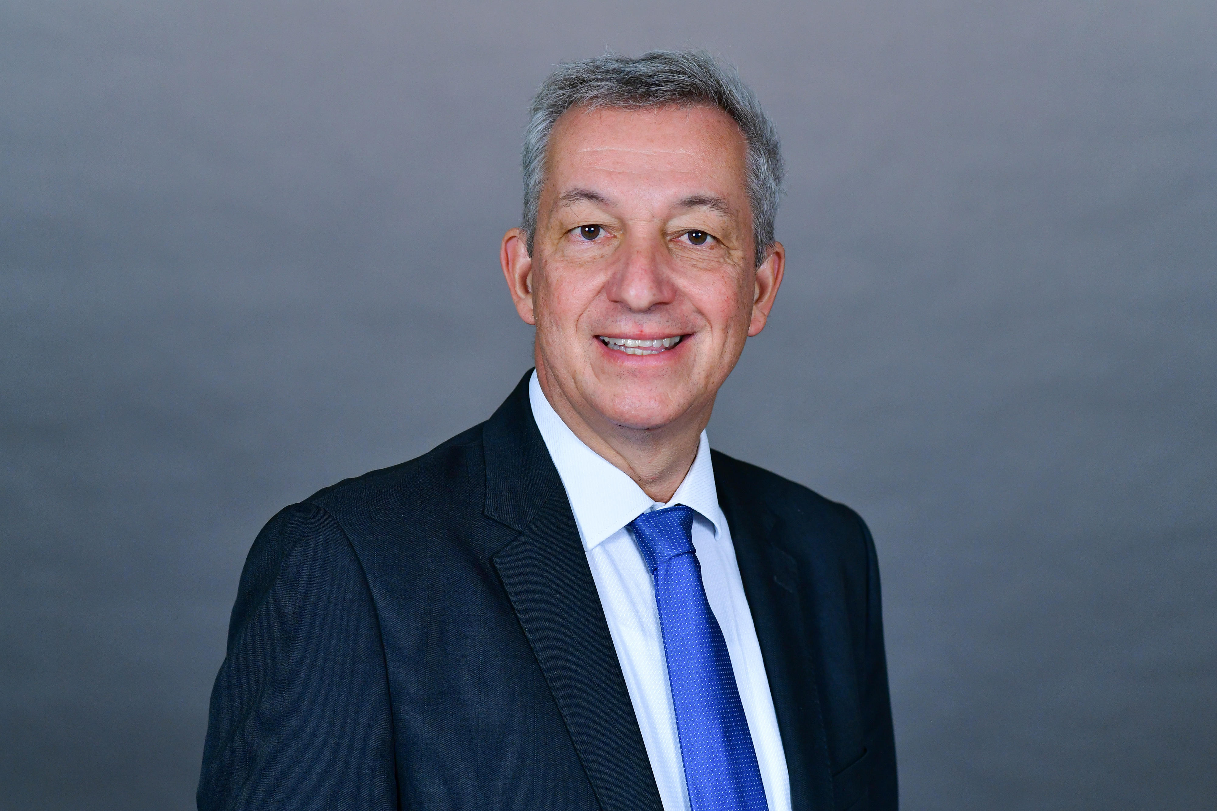 L'Ambassadeur Hans-Ulrich von Schroeter - Ministère fédéral des ...